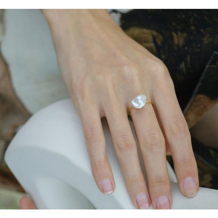 Nhẫn ngọc trai nước ngọt Baroque đơn giản nhỏ xinh cho nữ