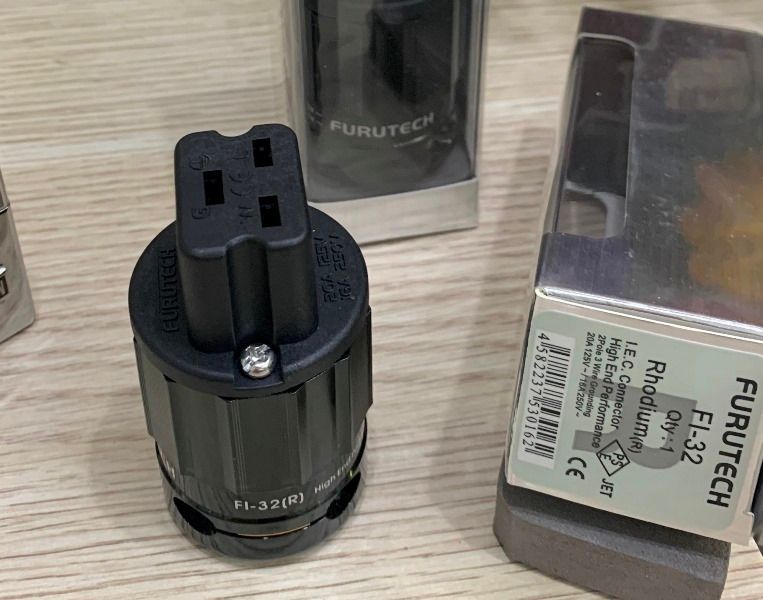 Jack nguồn Furutech FI-32 (R) C19 - 20A. IEC Connectors – Dũng Audio ...