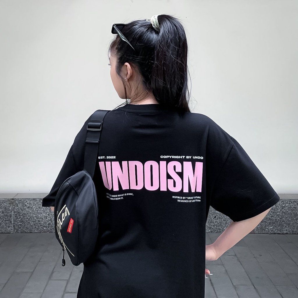 UNDO® Undoism Chữ Hồng Tee/Đen