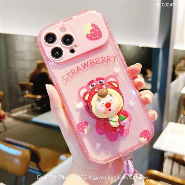 Ốp IP 14 Pro Max dẻo Strawberry camera gương kèm vòng