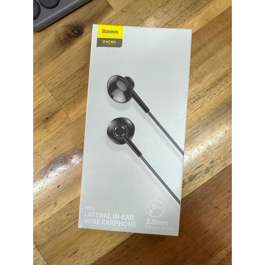 Tai nghe dây Baseus H06