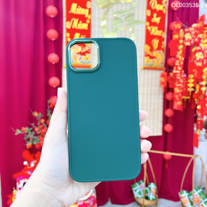 **Ốp IP 13 Pro Max Lưng Silicon cứng nút kim loại