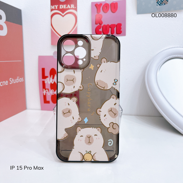 Ốp 15 Pro Max dẻo trong đen in nhiều Capybara ngang dọc