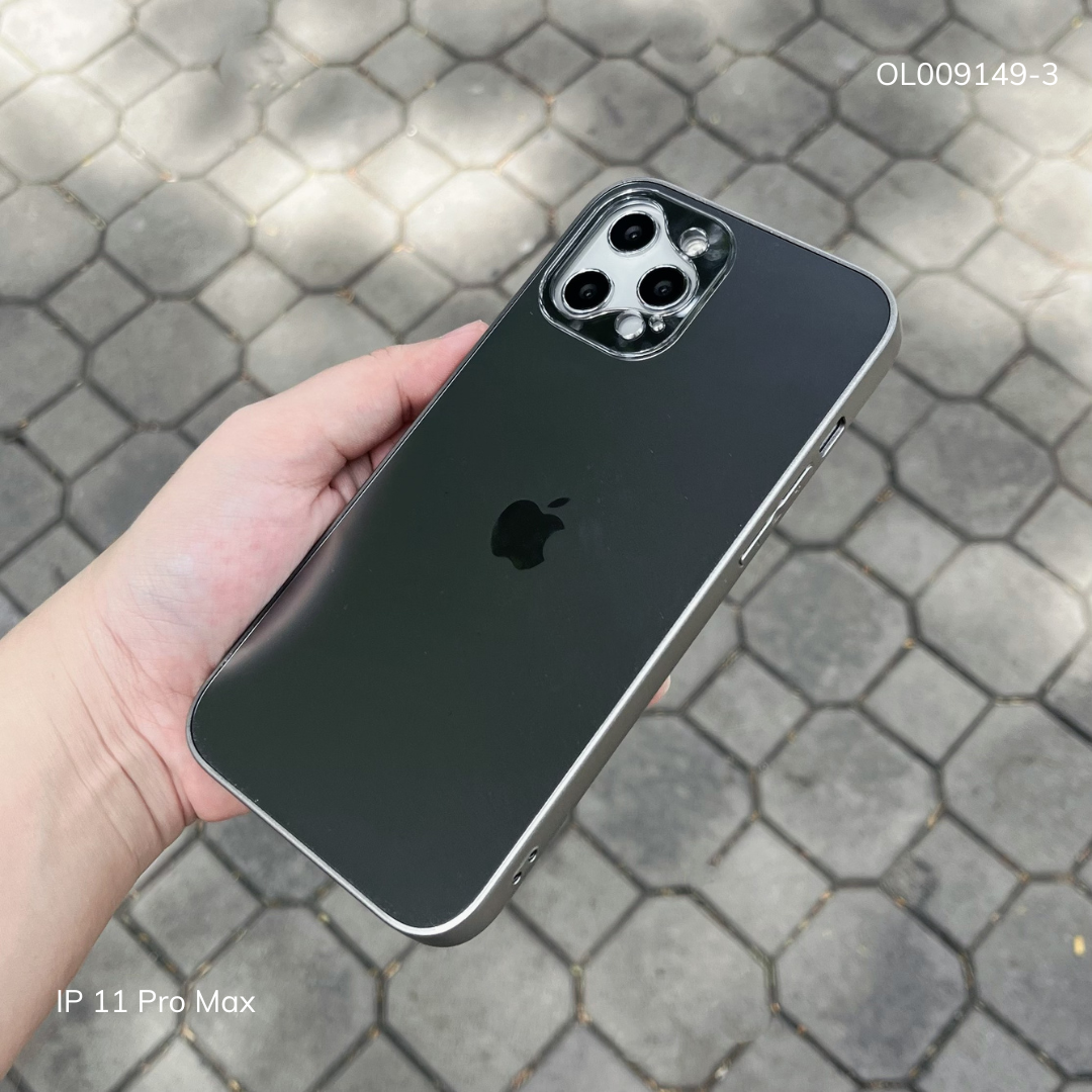 **Ốp IP 11 Pro Max Lưng kính giả IP16