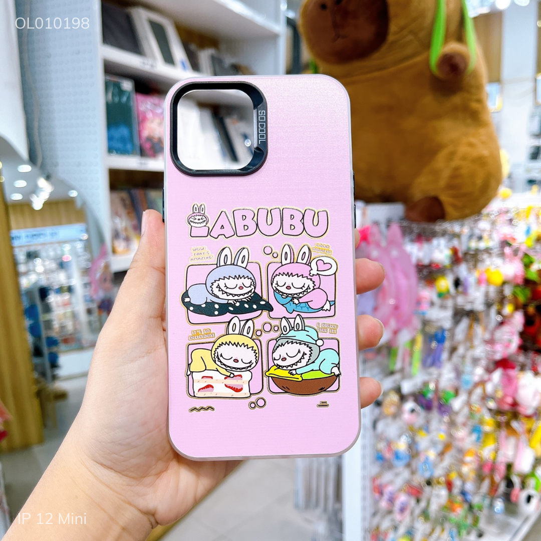 Ốp IP 12 Mini lưng cứng 4 khung Labubu nền hồng