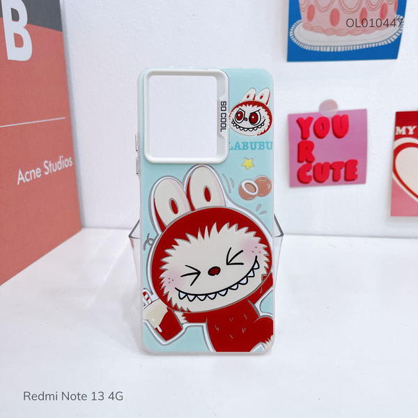 Ốp Redmi Note 13 4G lưng cứng Labubu nâu nút bạc