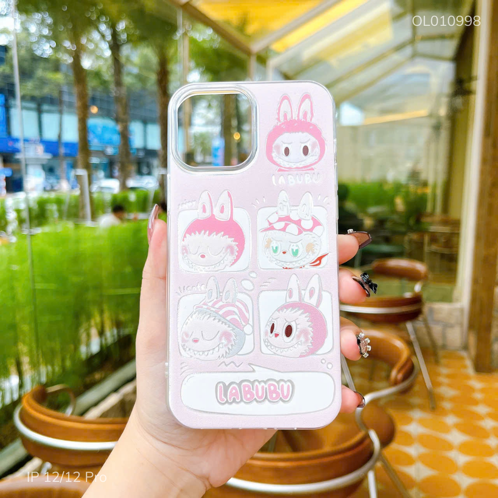 Ốp IP 12/12 Pro lưng cứng 4 khung Labubu nền hồng