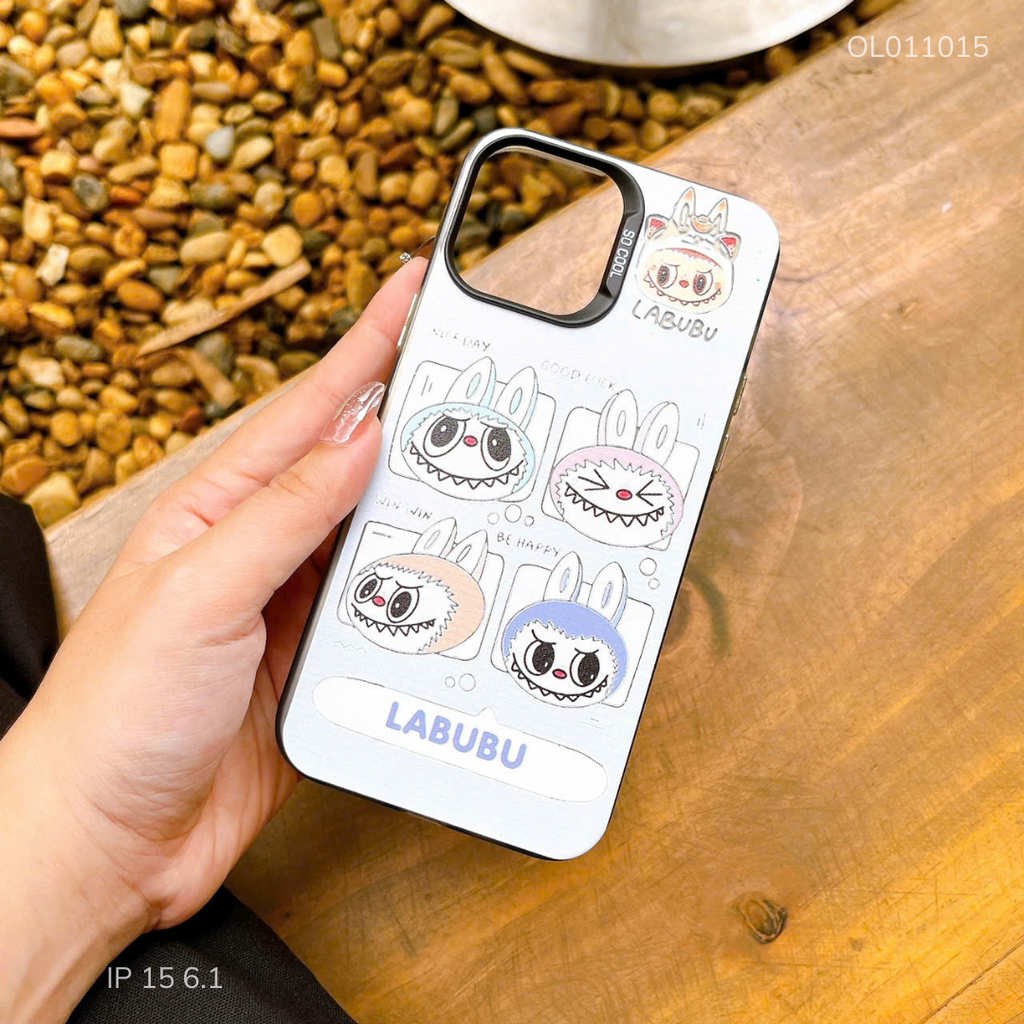Ốp IP 15 6.1 lưng cứng 4 khung Labubu nền xanh