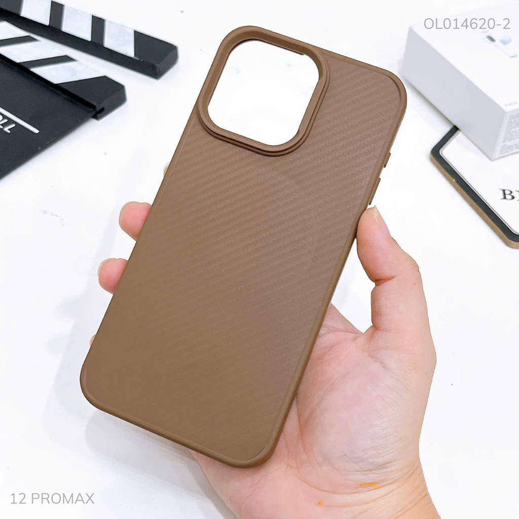 Ốp IP 12 Pro Max dẻo vân carbon magsafe