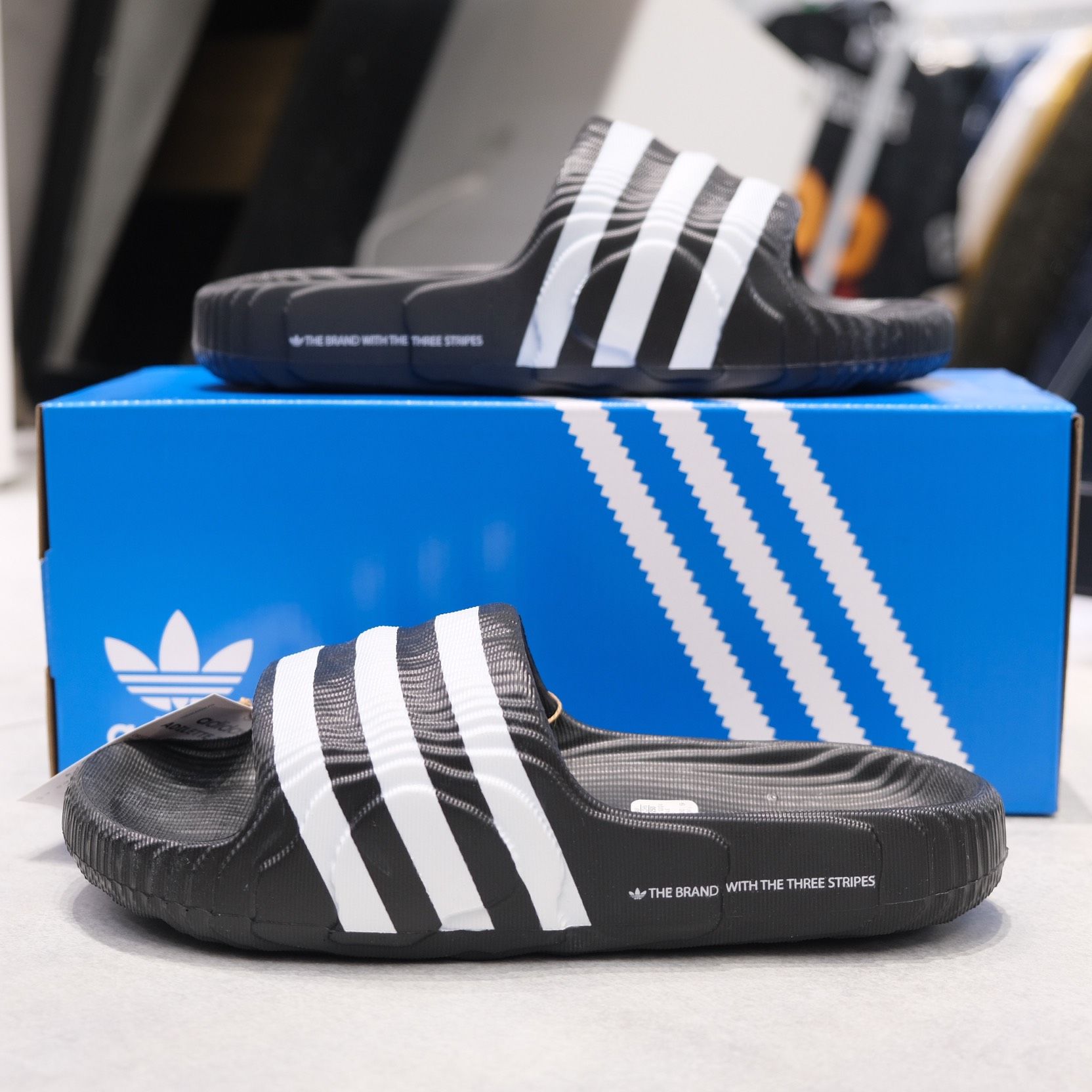 Dép Adidas Adilette22 Màu Đen Sọc Trắng | IF3670 Hàng Chính Hãng - Fox ...