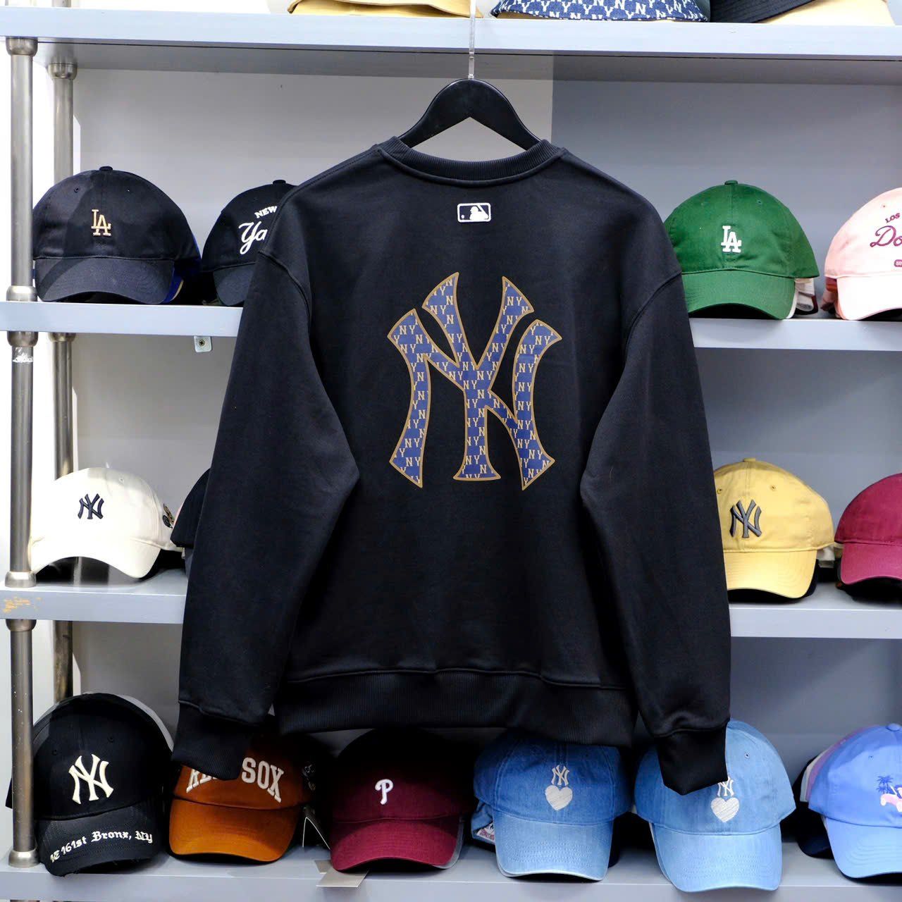 MLB - Áo Sweater MLB Monogram Season 2024 Màu Đen Hàng Chính Hãng - Fox ...