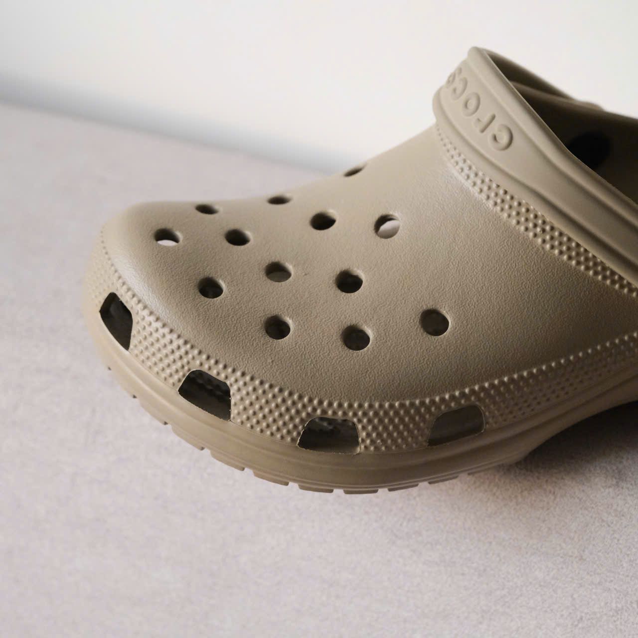 Dép Sục Crocs Classic Nâu Clog Unisex Nam Nữ - Fox Sneaker - Fox ...