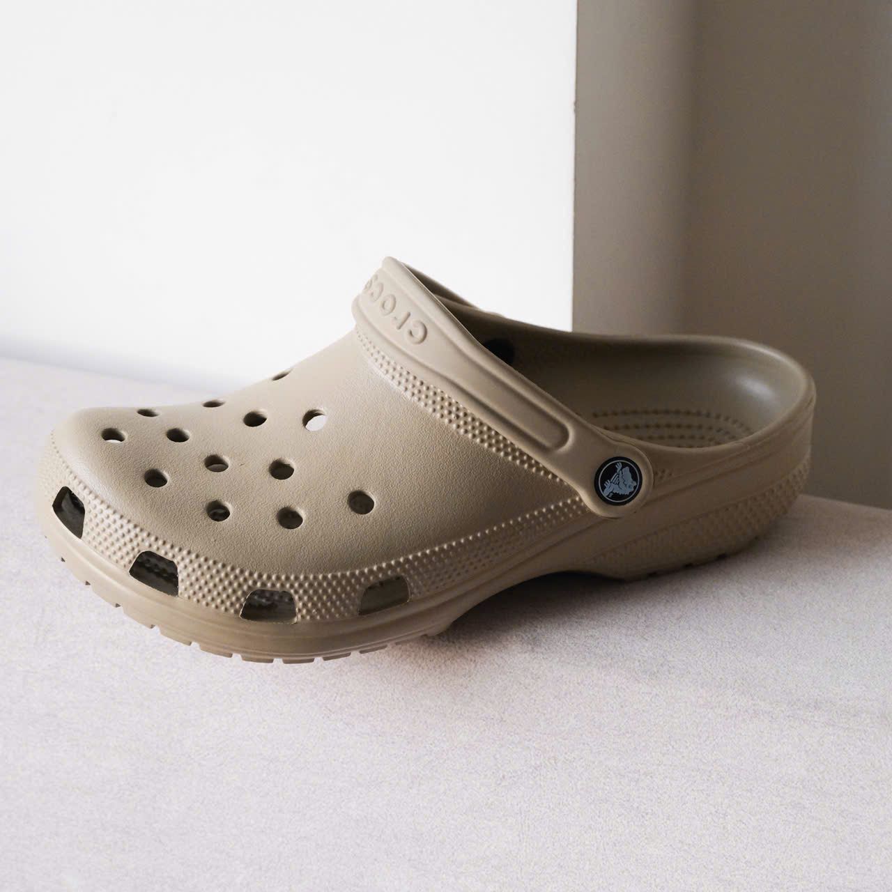 Dép Sục Crocs Classic Nâu Clog Unisex Nam Nữ - Fox Sneaker - Fox ...