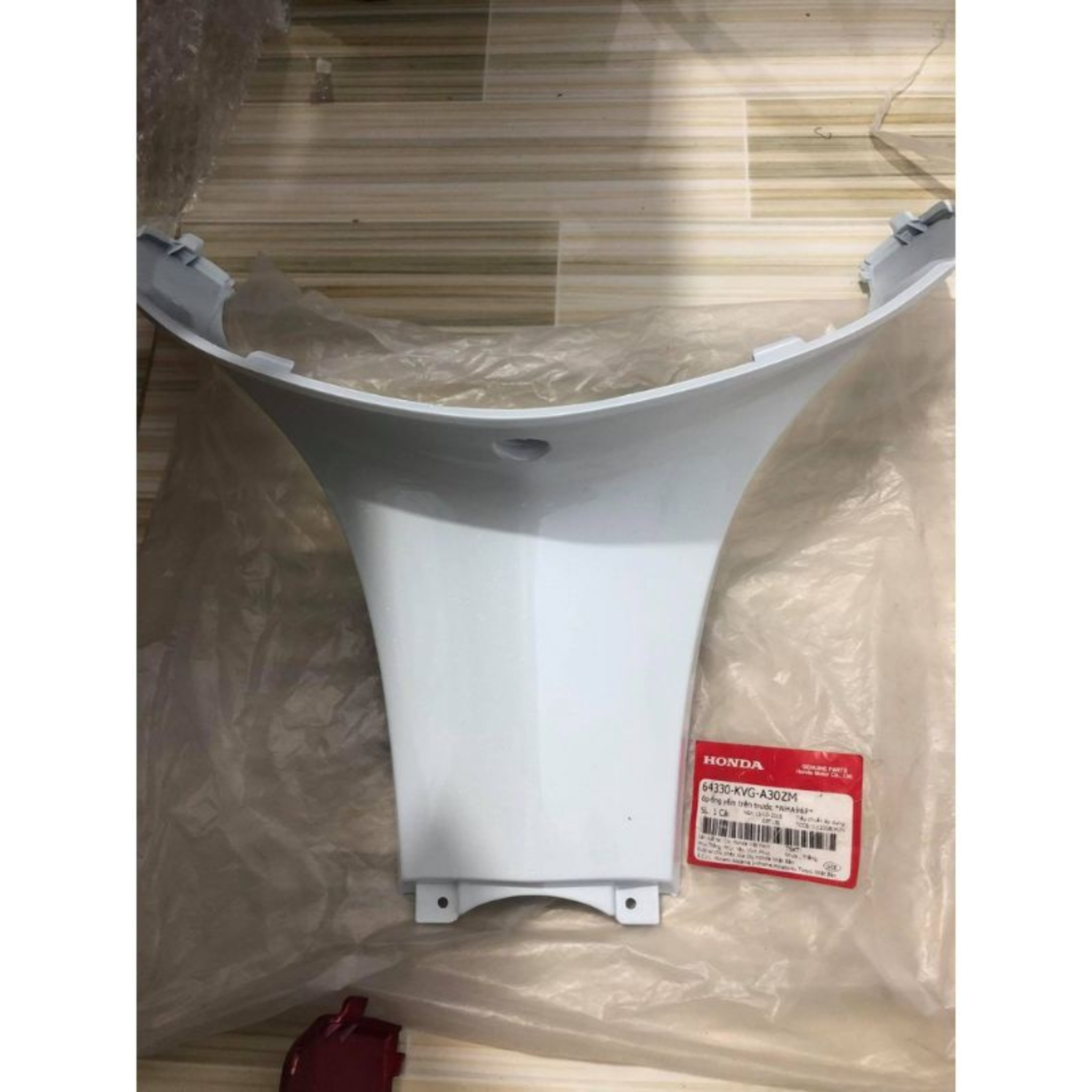 Yếm giữa tam giác trước trung tâm ( Yếm lớn ) Air blade AB 110 Fi 2009