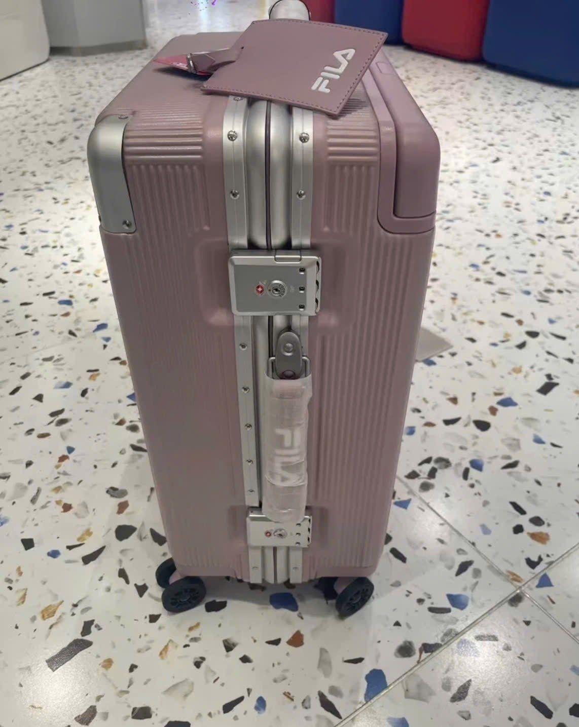 Vali Fila Màu Hồng Tím Size 22 – Bear Mon Auth