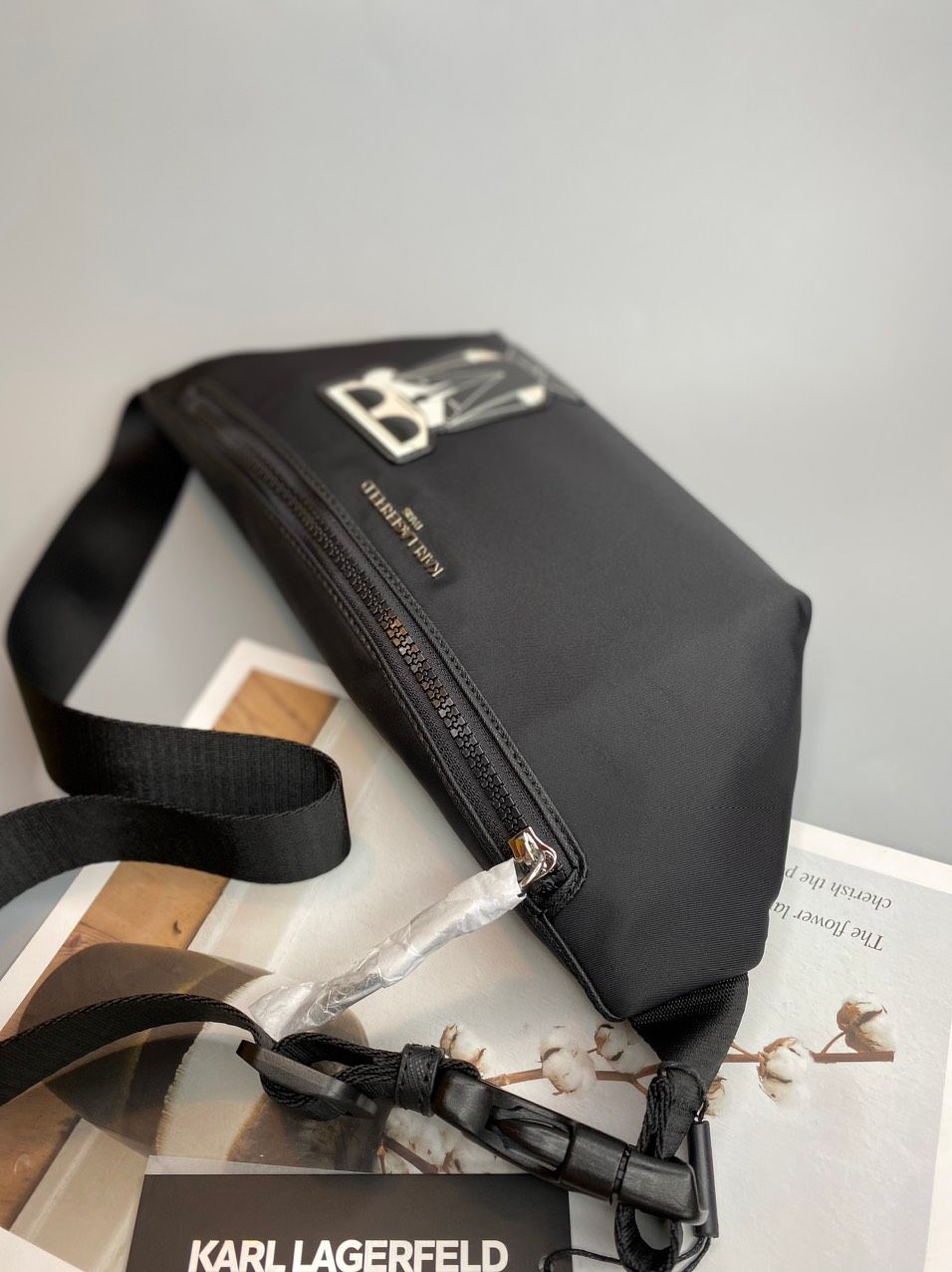 Túi Đeo Hông Karl Lagerfeld Amou Màu Đen – Bear Mon Auth