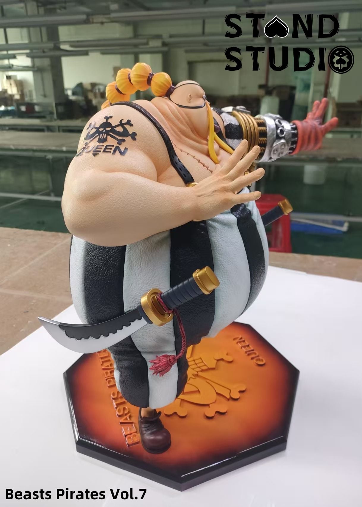 Stand Studio - Queen - One Piece – Flash Resin Shop
