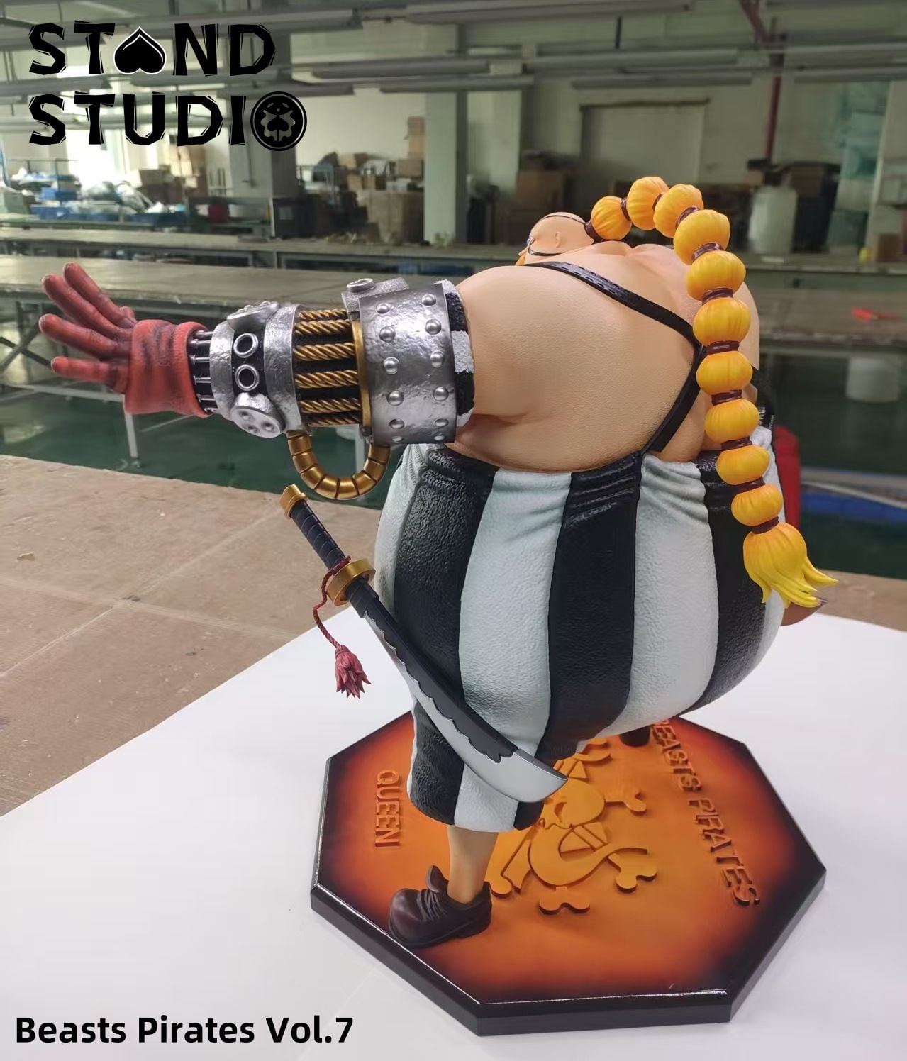 Stand Studio - Queen - One Piece – Flash Resin Shop