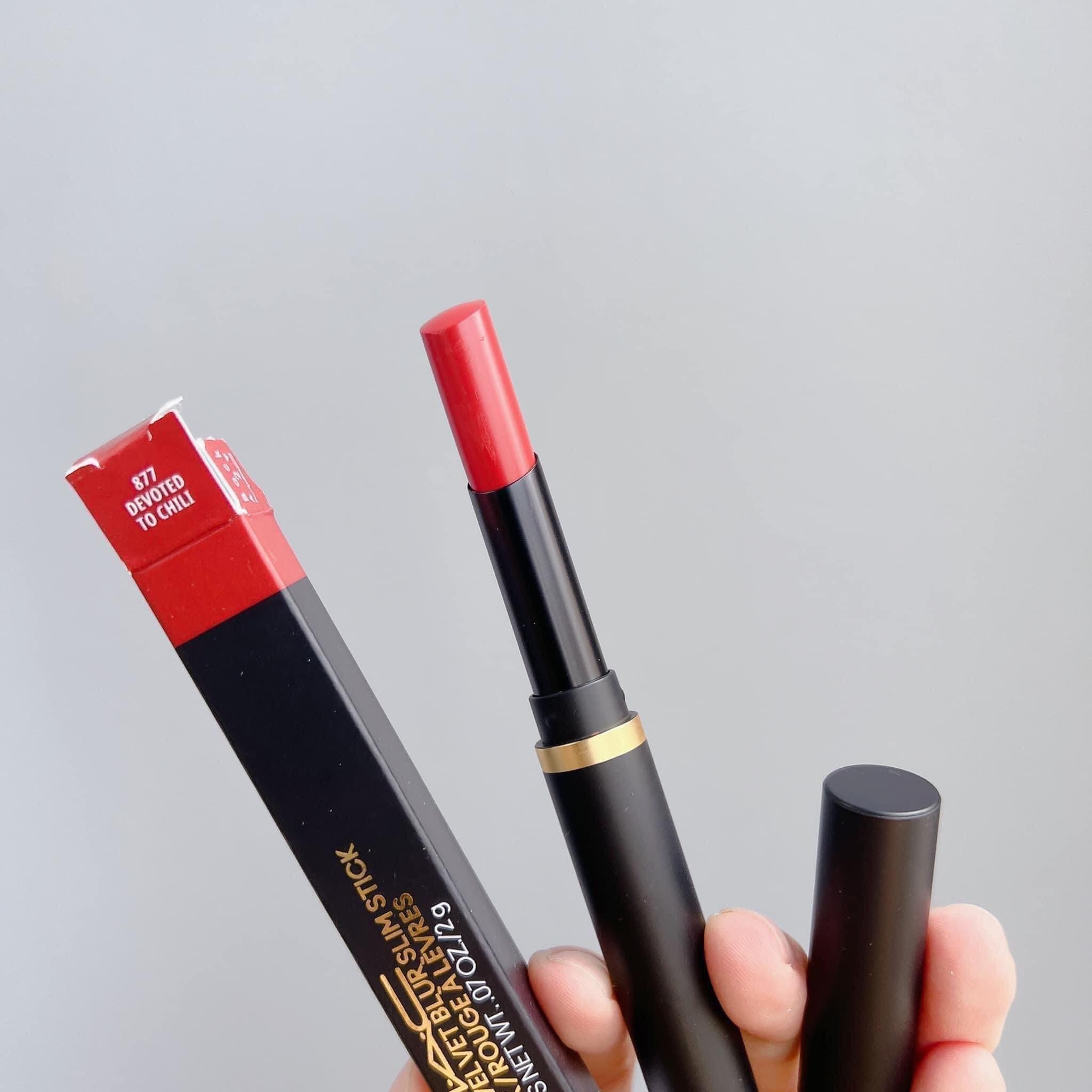 MAC - Son Mac Powder Kiss Velvet Blur Slim Stick #877 Devoted To Chili ...