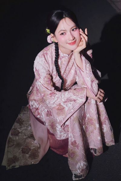 Áo dài PHẤN CHI áo M quần S LALIN – Hizu Dress Up