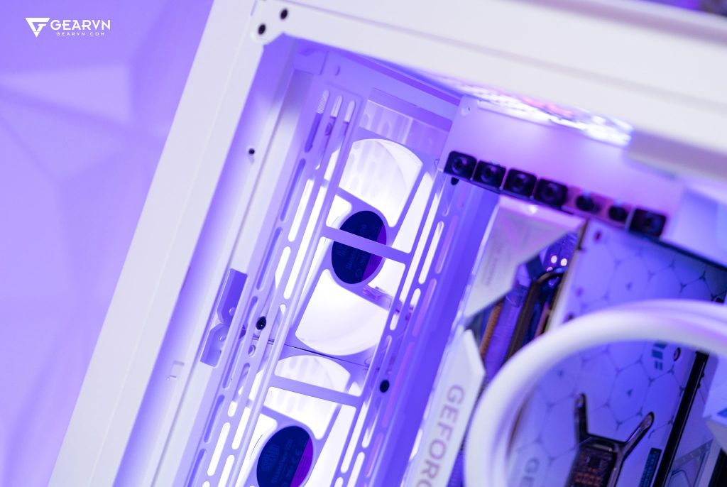 GVNxThermaltake PROJECT VERTICAL (Intel i7-14700K/ RTX 4070 Ti Super) – GEARVN.COM