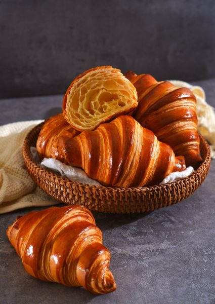 BÁNH CROISSANT PLAIN – Tiệm bánh Panacota