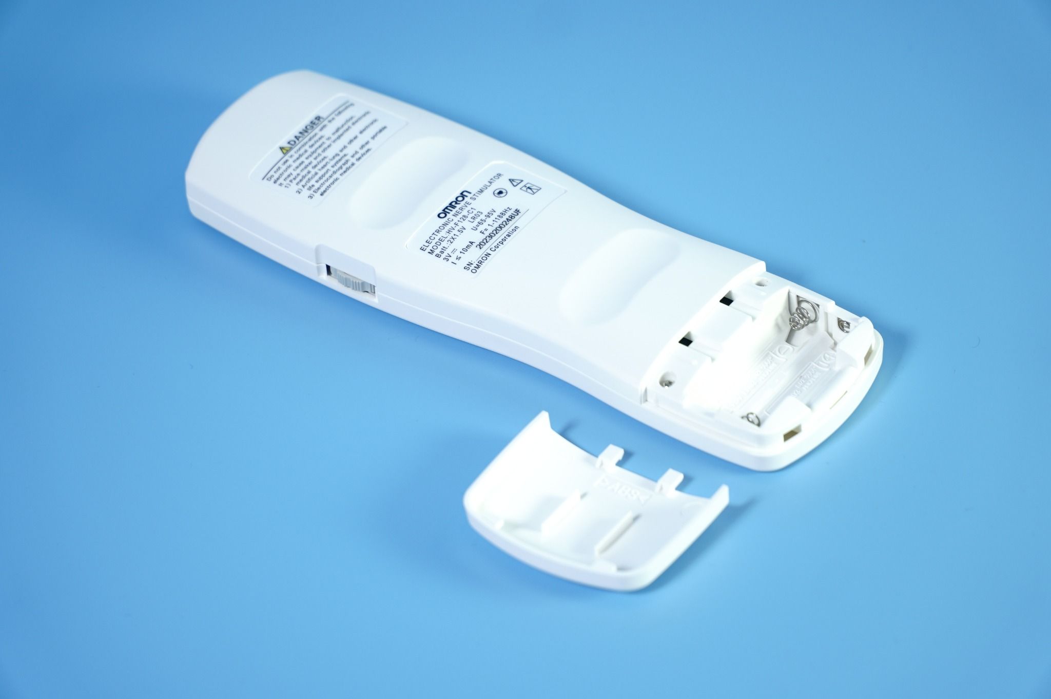 Máy massage xung điện trị liệu Omron HV-F128 giảm đau hiệu quả - RARMED