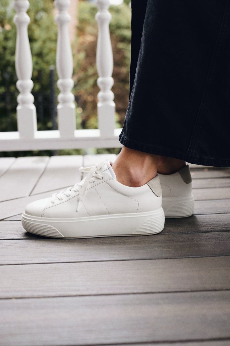 GIÀY SNEAKER ECCO NỮ STREET PLATFORM W 21950301007 232 – TBS RETAIL