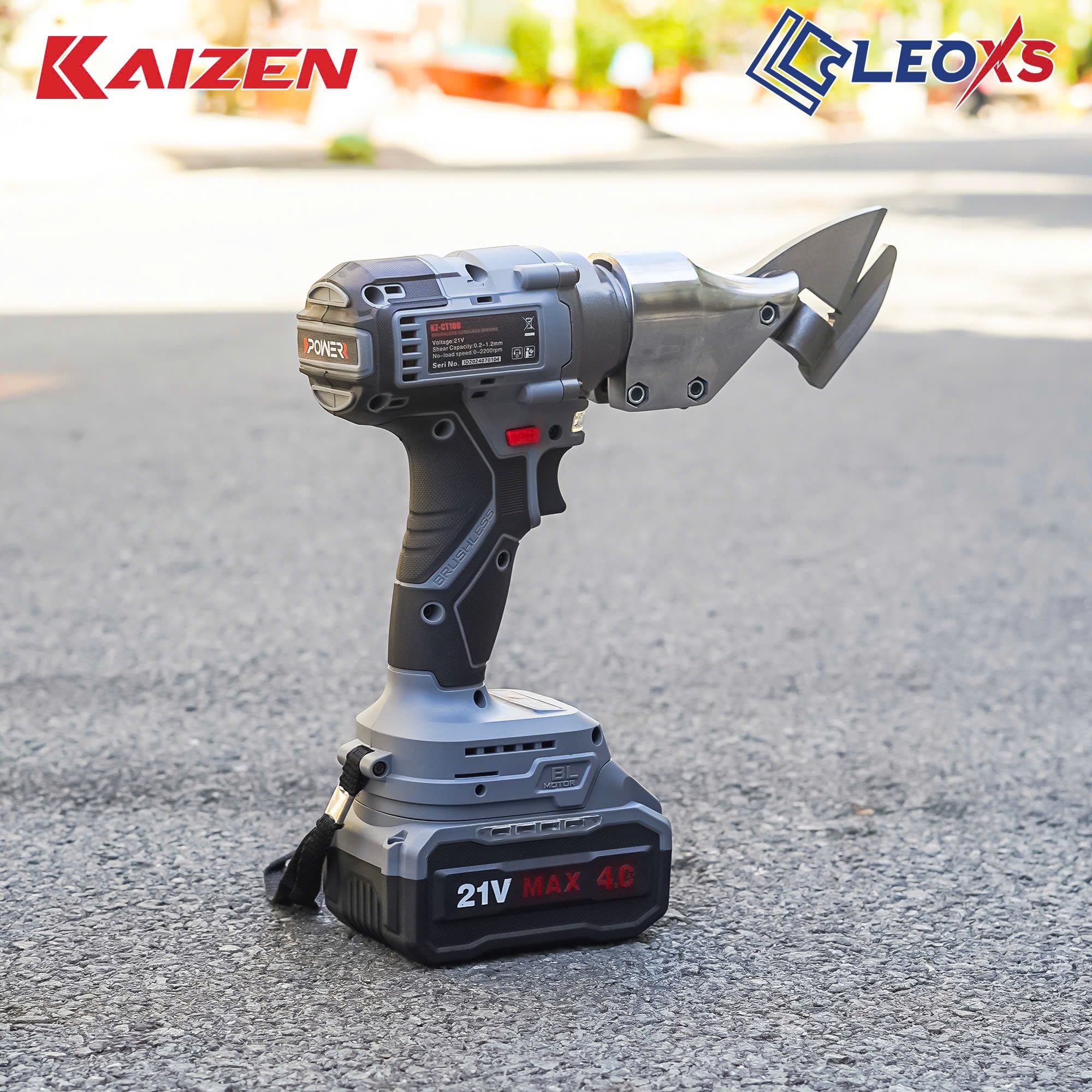 MÁY CẮT TÔN CẦM TAY TIỆN LỢI THẨM MỸ DÙNG PIN 21V KAIZEN MÃ KZ-CT100 ...