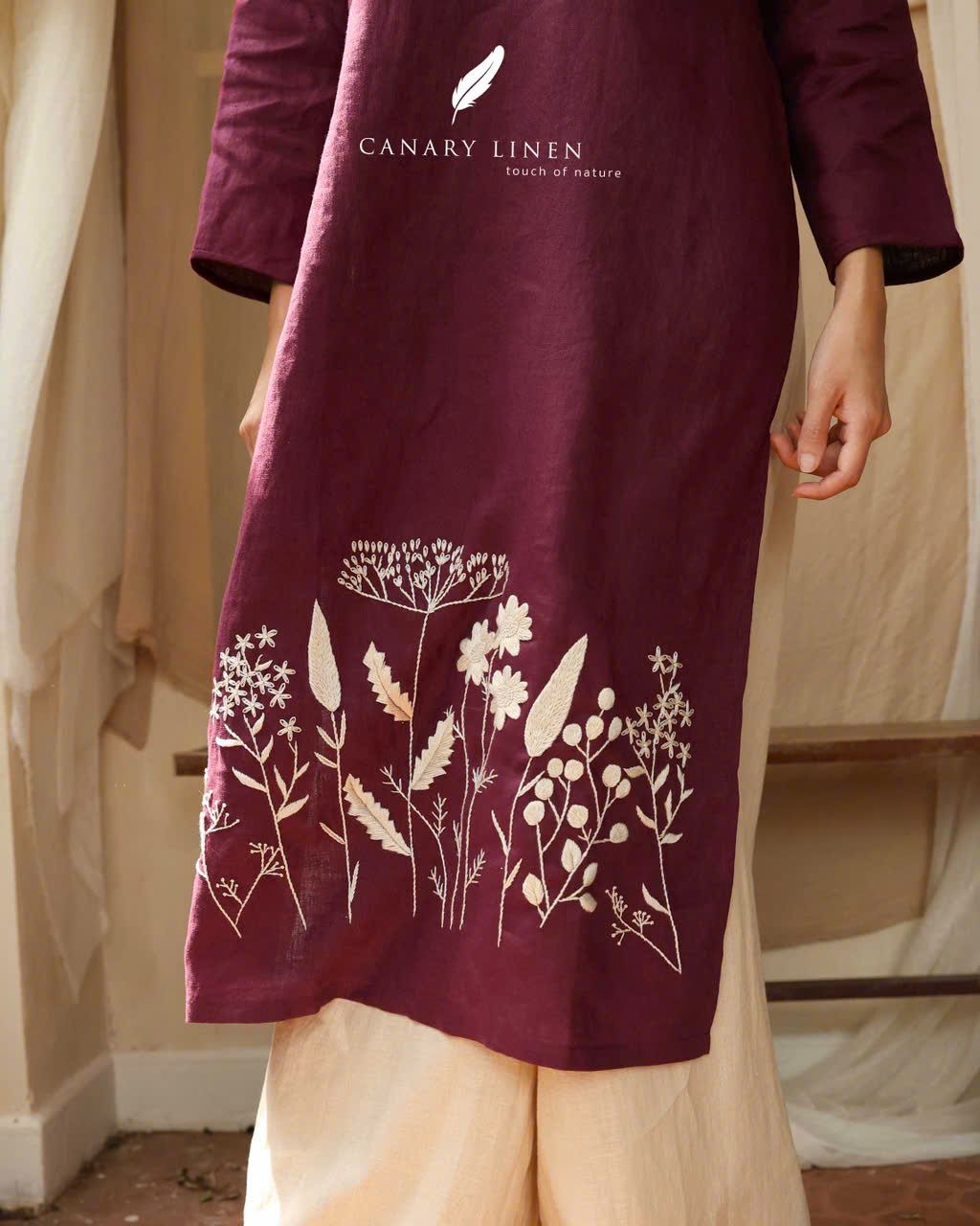 Áo dài cổ tròn Vân Trà V2 – CANARY LINEN