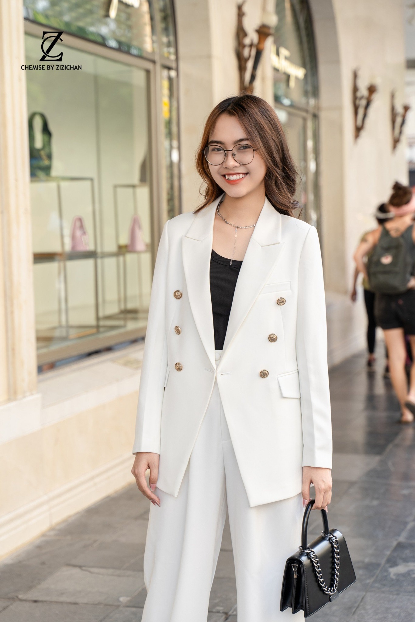 Áo blazer ZI.38_Áo cúc đồng màu Trắng - Chemise by Zizichan