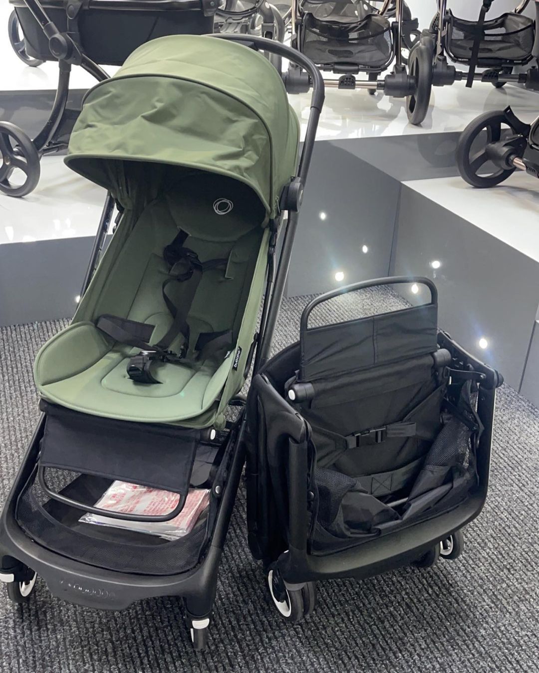 Xe đẩy du lịch gấp gọn Bugaboo Butterfly màu Forest Green - Baby Rabbit Shop