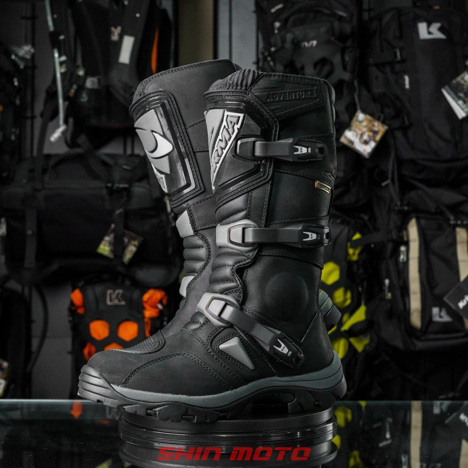 Giày Forma Adventure [Black]