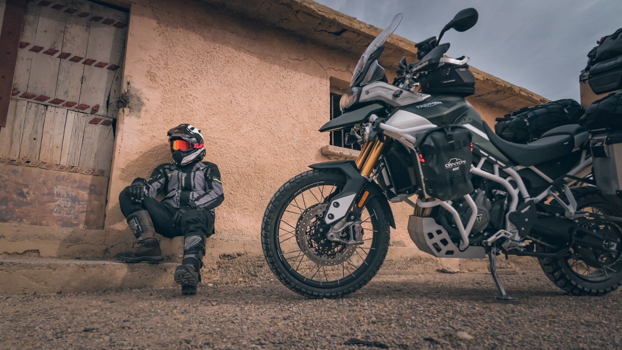 Giày Forma Adventure [Black]