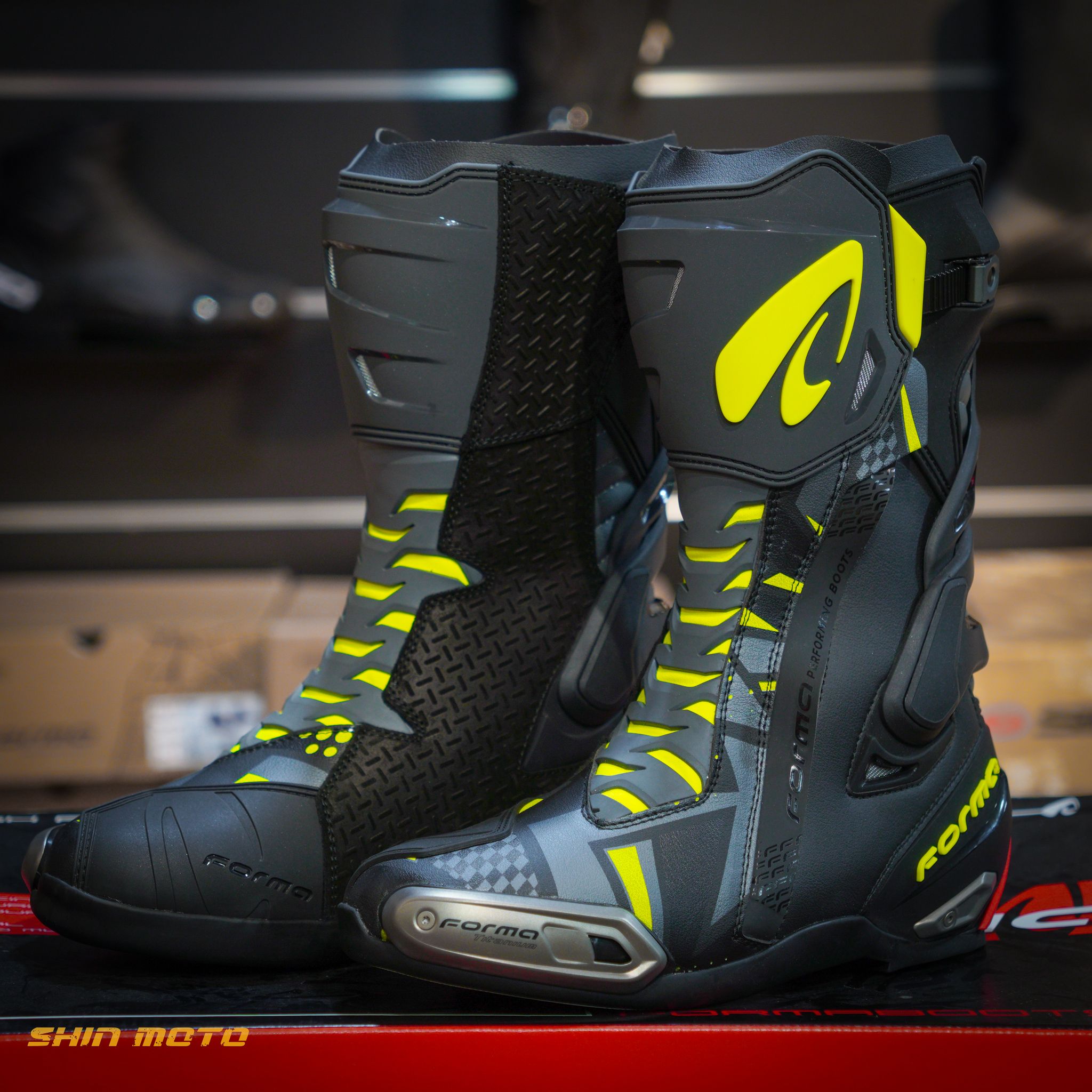 Giày Racing Forma Phantom - Black Yellow