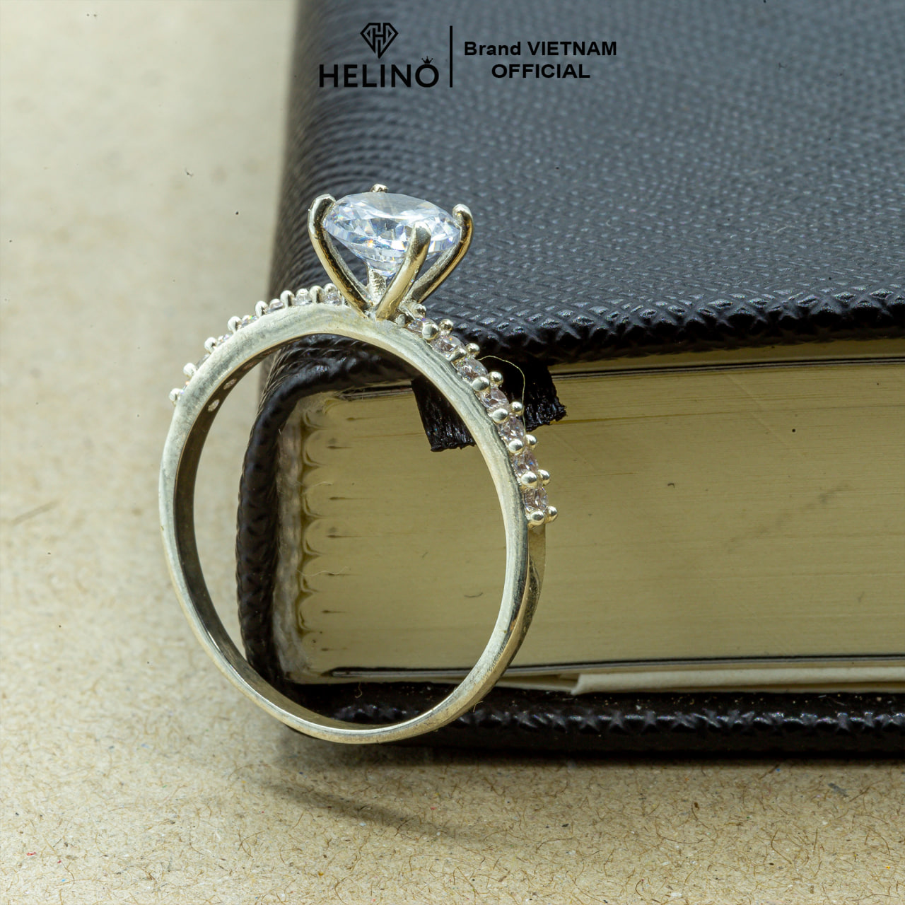 Nhẫn bạc đính đá nữ HELINO 4 chấu đá vuông cao cấp đơn giản cá tính tr