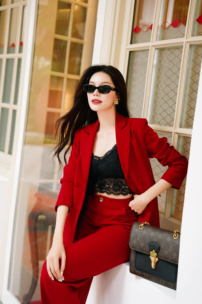 Ruby Suit- Biểu Tượng Của Phong Cách Hiện Đại Và Đầy Năng Lượng – Camellia