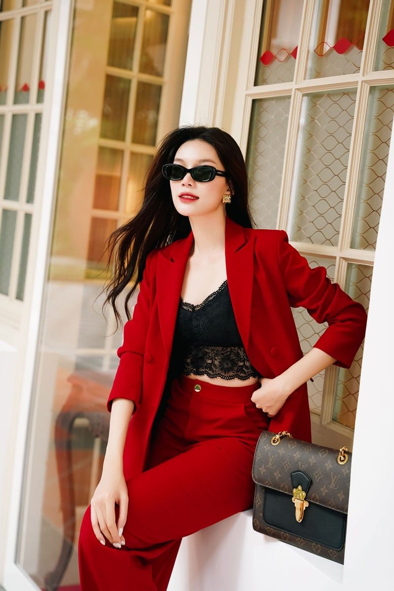 Ruby Suit- Biểu Tượng Của Phong Cách Hiện Đại Và Đầy Năng Lượng – Camellia