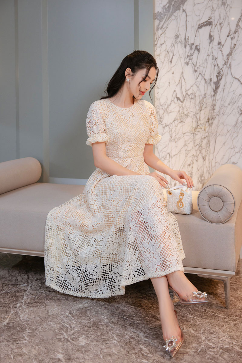 Priscilla Dress- Sự Hòa Quyện Giữa Nét Nhẹ Nhàng Và Sang Trọng – Camellia