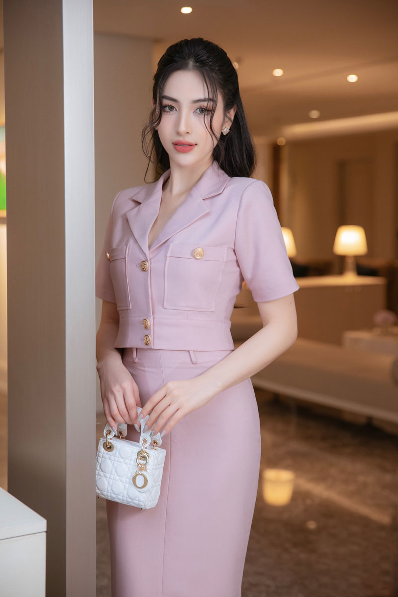 VEST HỒNG MILLENNIAL- Sành điệu, sang chảnh, nổi bật vẻ đẹp – Camellia