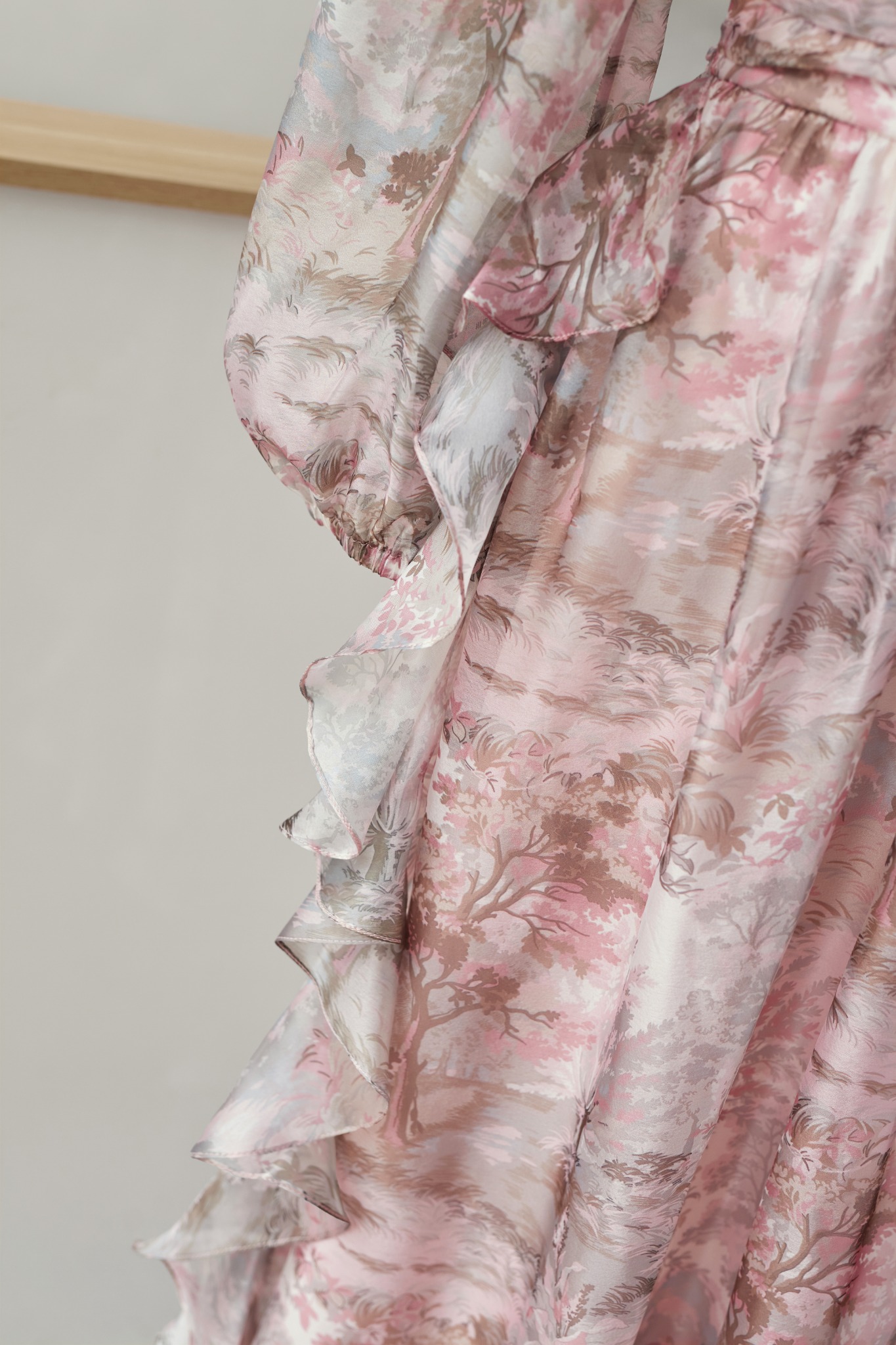 ĐẦM KATIE CỔ TRÒN – Camellia