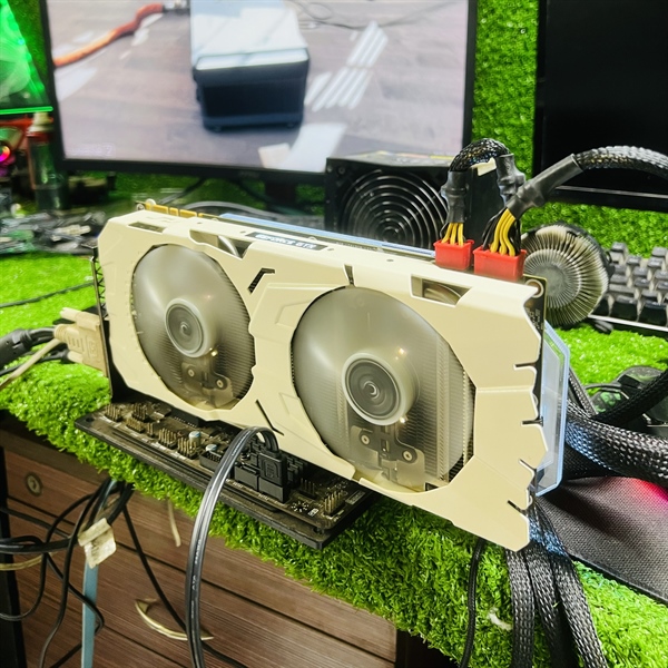 Card Màn Hình VGA Galax GTX 1080-8GB OC SNIPER Trắng