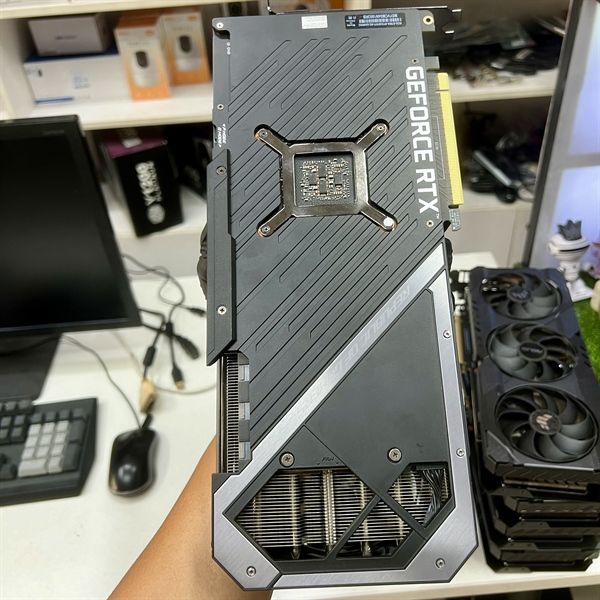 Card Màn Hình VGA ASUS ROG TRIX Gaming 3070Ti-8GB 2ND