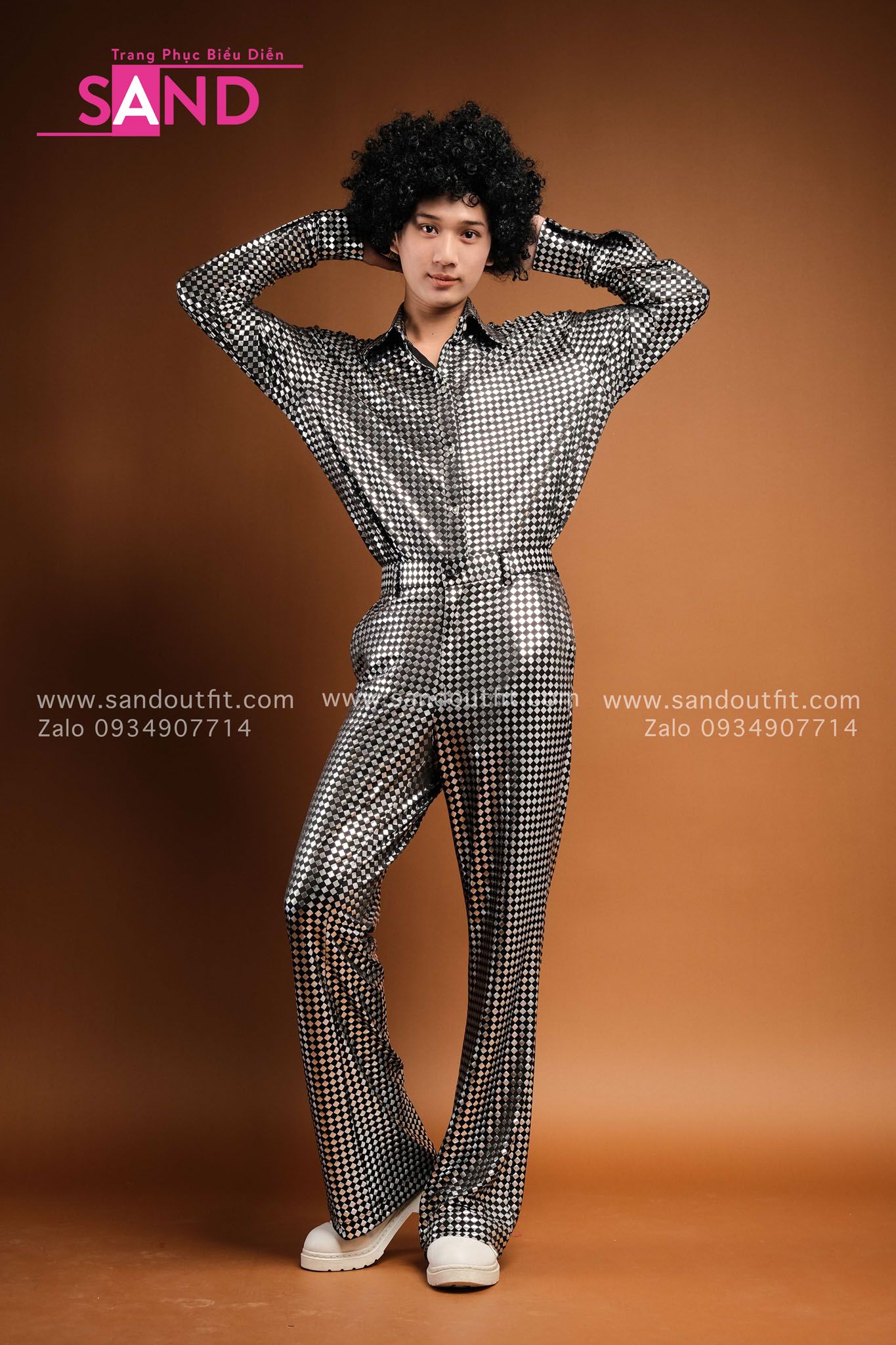Trang Phục Disco Nam Thập Niên 70 Đen Hoạ Tiết Caro – Sand Outfit