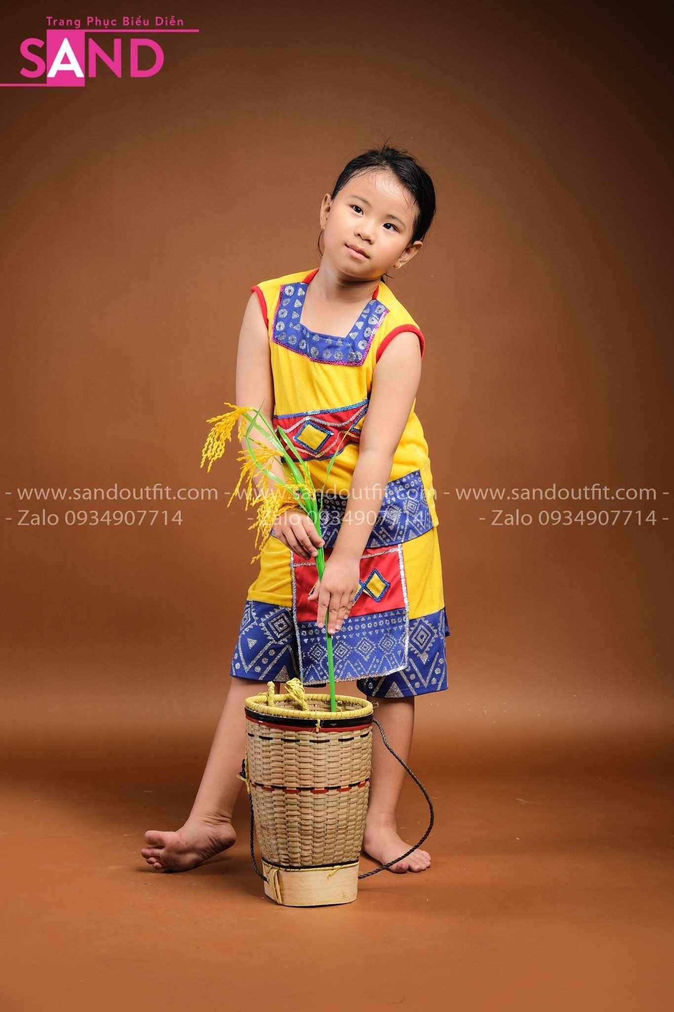Trang Phục Tây Nguyên Trẻ Em - Màu Vàng Diền Xanh – Sand Outfit