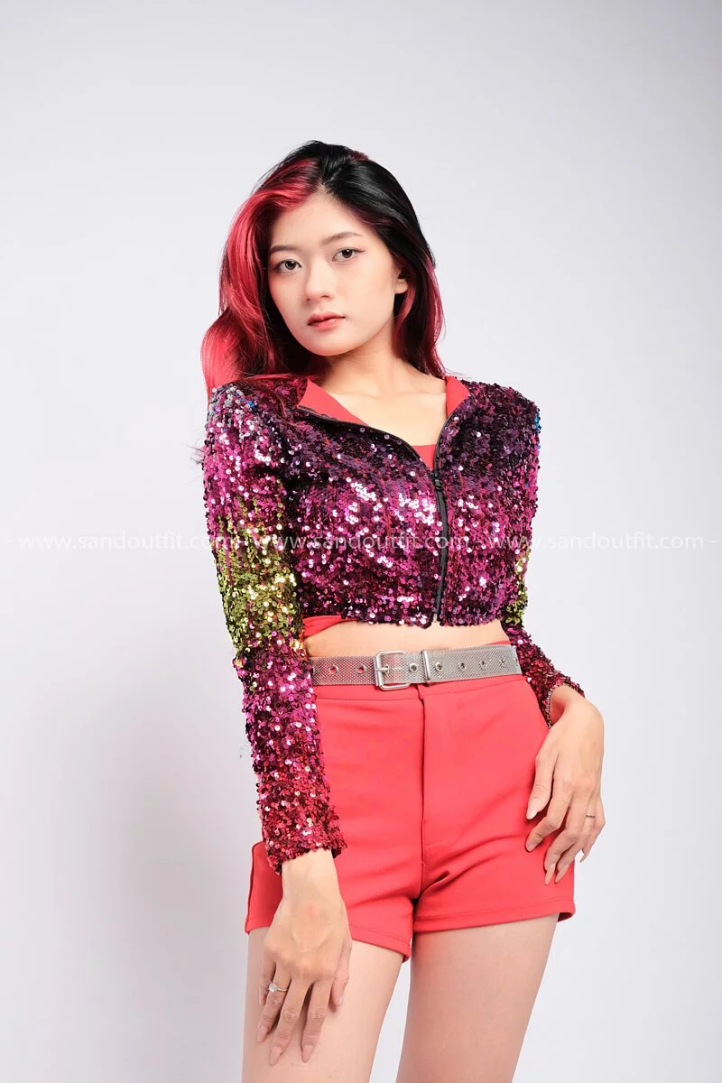 Outfit Phối Sẵn - (Quần Short Đỏ phối Áo Croptop Kim Sa Chuyển Màu ...