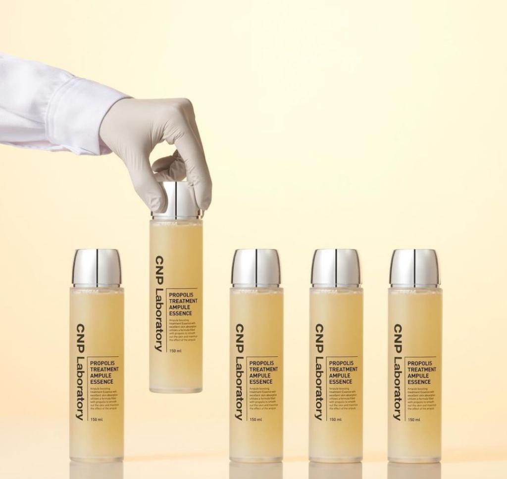 Toner keo ong dưỡng da giúp phục hồi làn da CNP Laboratory Propolis Tr ...