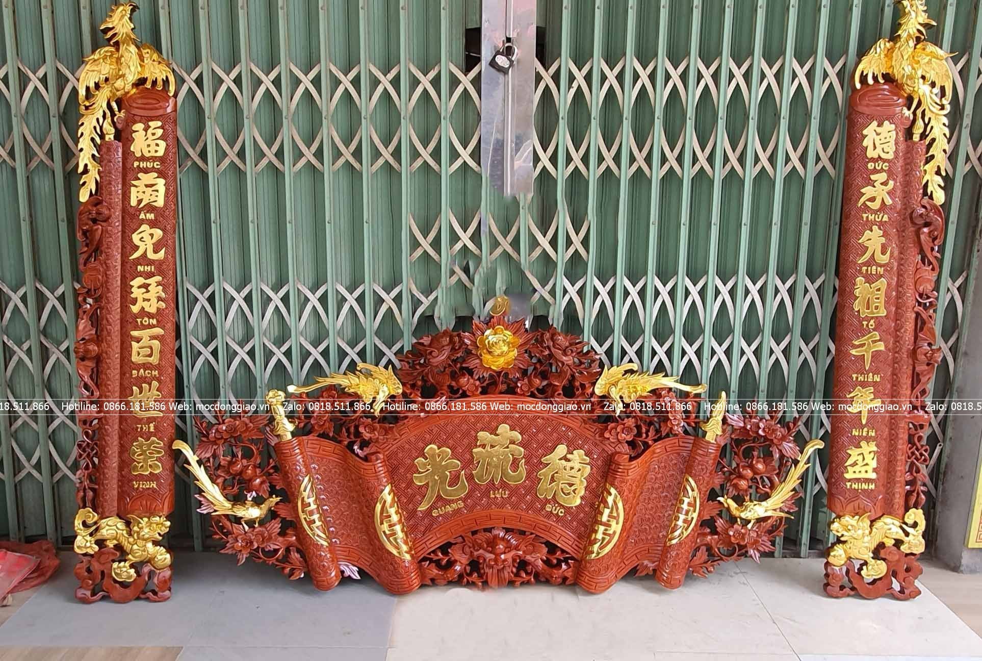 Cuốn thư câu đối gỗ gõ đỏ kiểu dáng mai hóa long – mocdonggiao