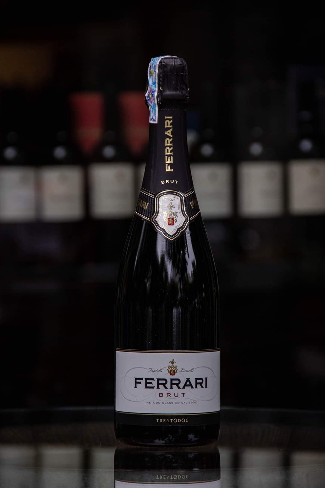 [Đẳng cấp] Rượu vang Sparkling Ý Ferrari Brut Trentodoc – The Wine Boutique