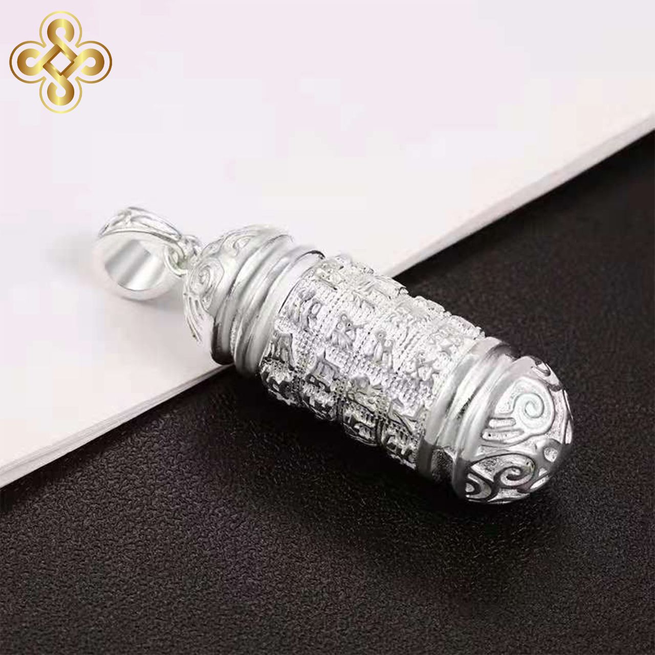 สร้อยคอกล่องพระสูตรหัวใจสีเงิน – Mango Amulet